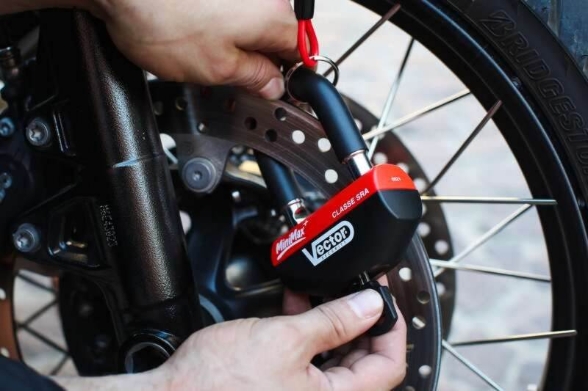 Ključavnica za disk motorja Vector MiniMax Disc Lock, fi 16mm + nosilec